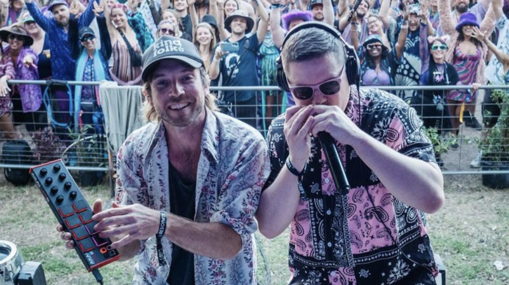 MOONTRICKS - Kurated